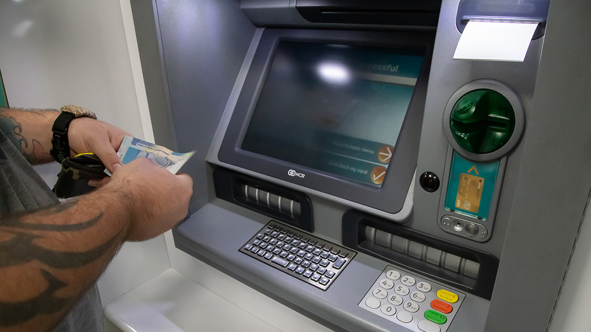 South Africa’s biggest banks closing ATMs across South Africa – Daily ...