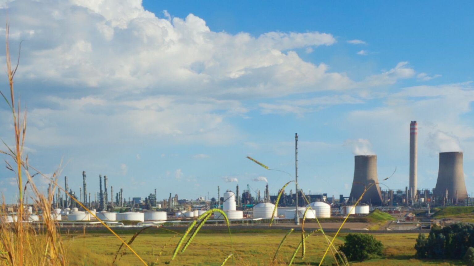 Small South African town is the only place in the world where petrol ...