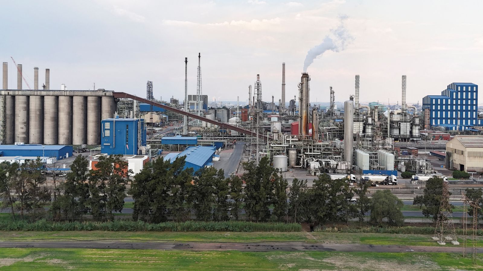 Small South African town is the only place in the world where petrol ...